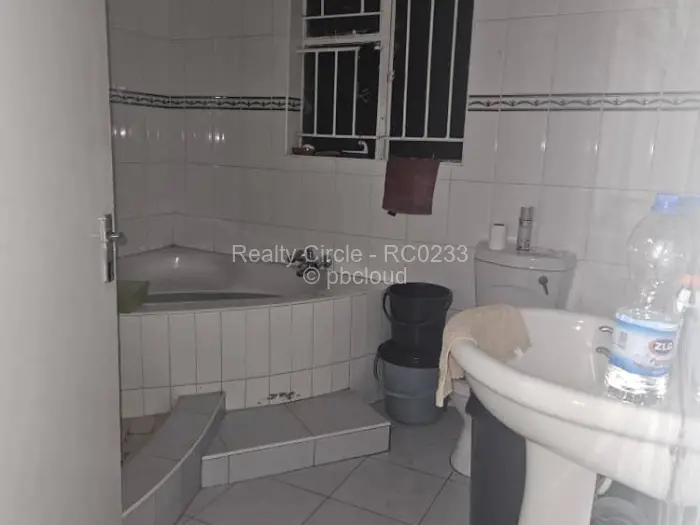 3 Bedroom House for Sale in Mainway Meadows, Harare - Propertybook