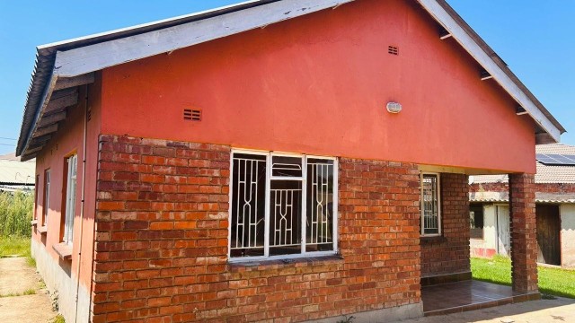 Houses for sale in Harare High Density - Propertybook