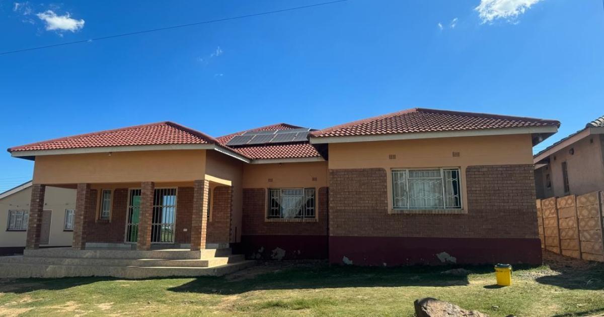 8 Bedroom House for Sale in Senga, Gweru - Propertybook