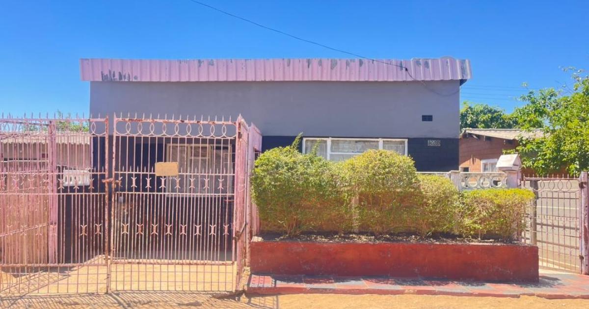 4 Bedroom House for Sale in Entumbane, Bulawayo - Propertybook