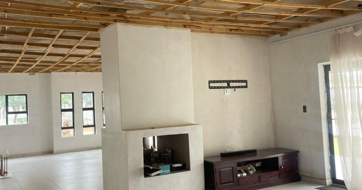 5 Bedroom House for Sale in Burnside, Bulawayo