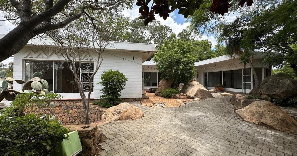 4 Bedroom House for Sale in Burnside, Bulawayo