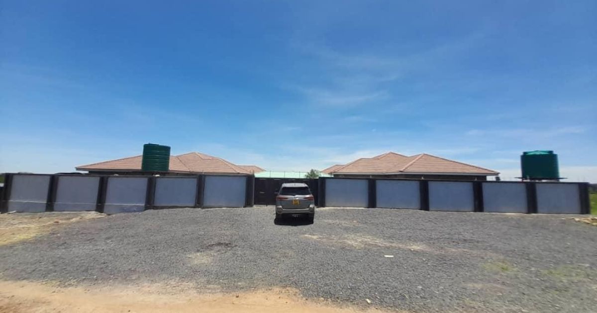 7 Bedroom House for Sale in Senga, Gweru - Propertybook